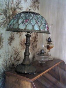 Tips and Tricks for Using Oil Lamps - Preparedness Pro